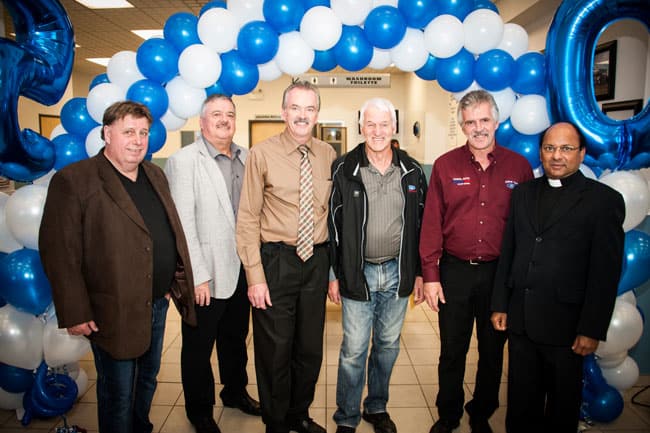 Bon 50e anniversaire, Carol auto Ford - Affaires automobiles